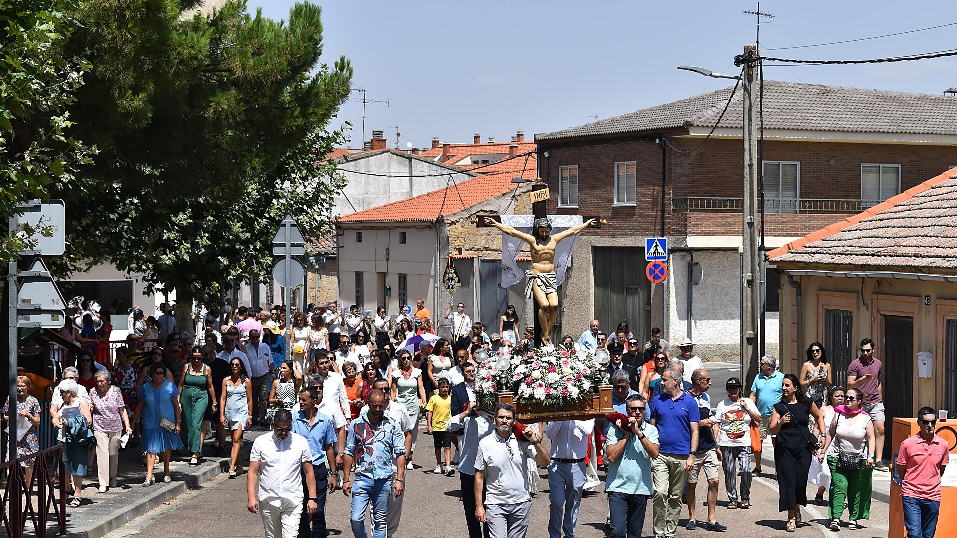 Castellanos de Moriscos arropa al Cristo de las Batallas | La Gaceta de Salamanca